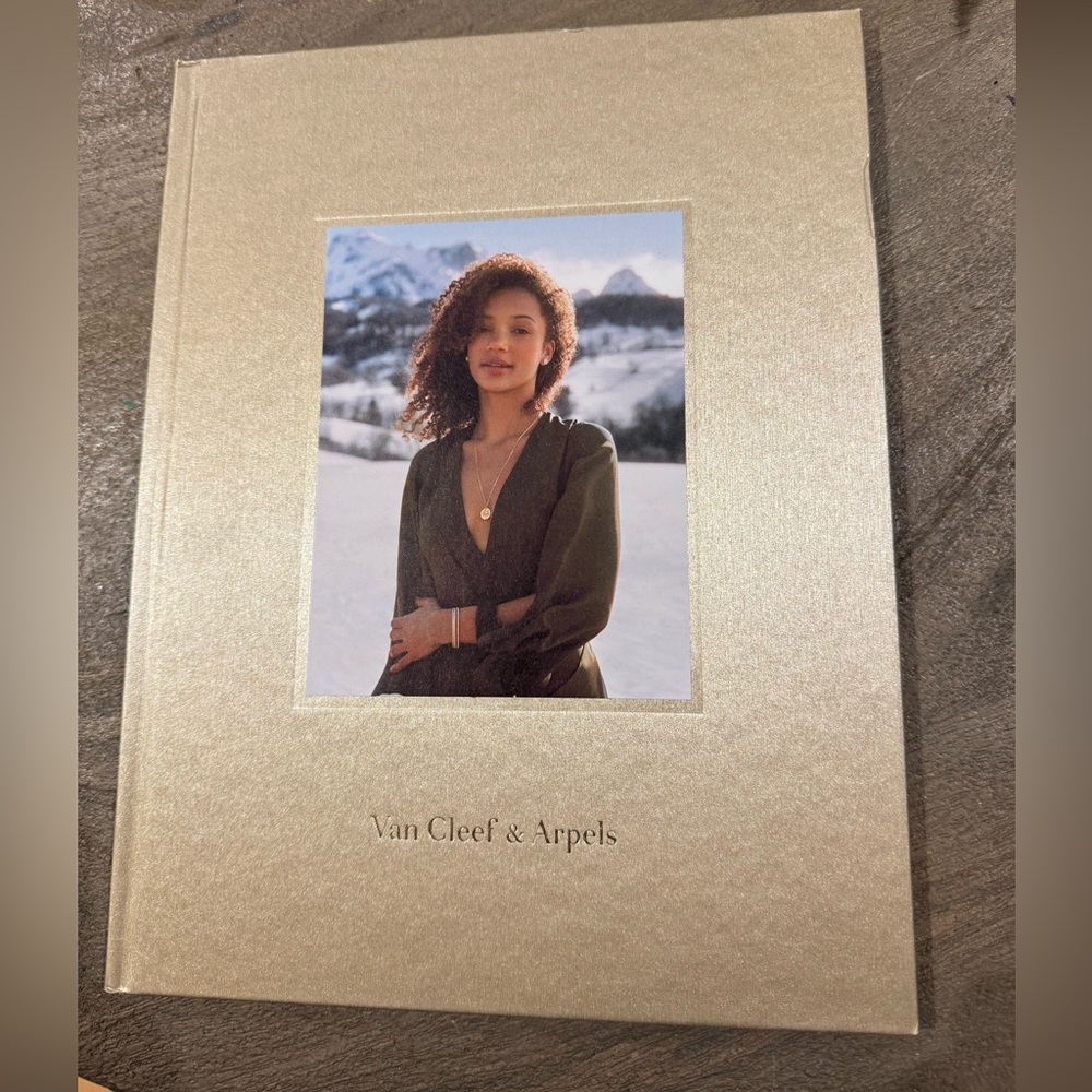 Van Cleef & Arpels Rare 2022 Jewelry Book Gold Rare - Gem
